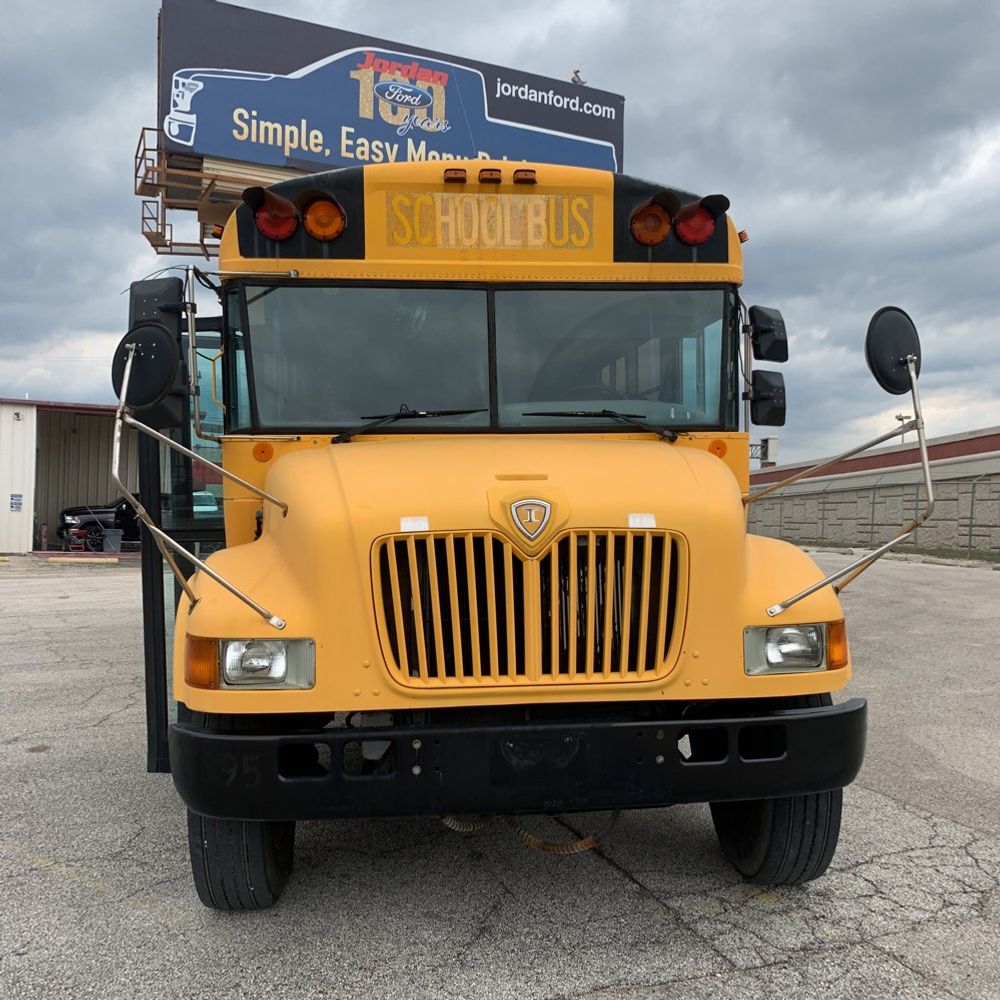 2004 IC Corporation CE 200 School Bus - Skoolie Livin | School Bus ...