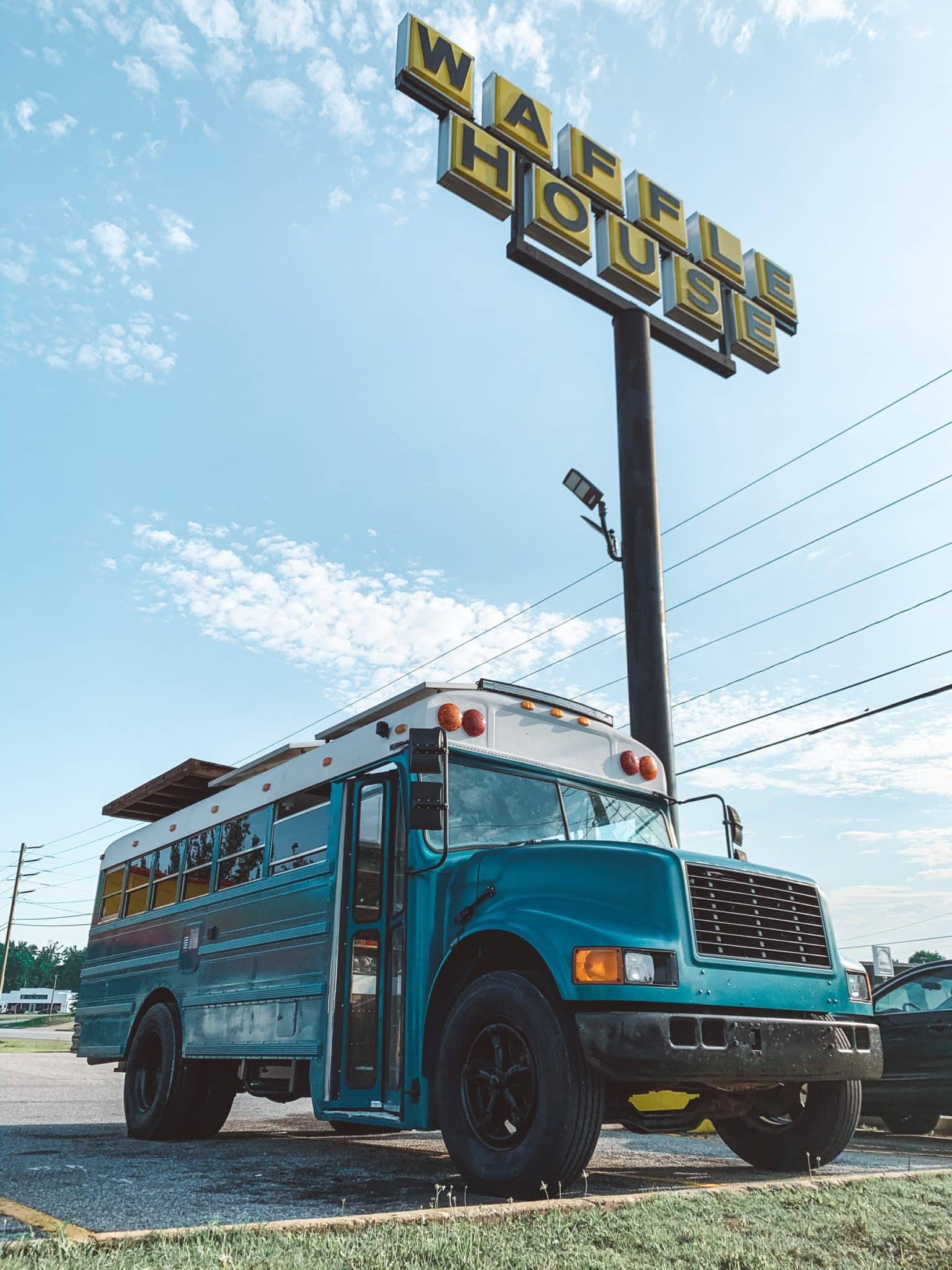 1993 International DT360 Ultimate Off-Grid Skoolie - Skoolie Livin ...