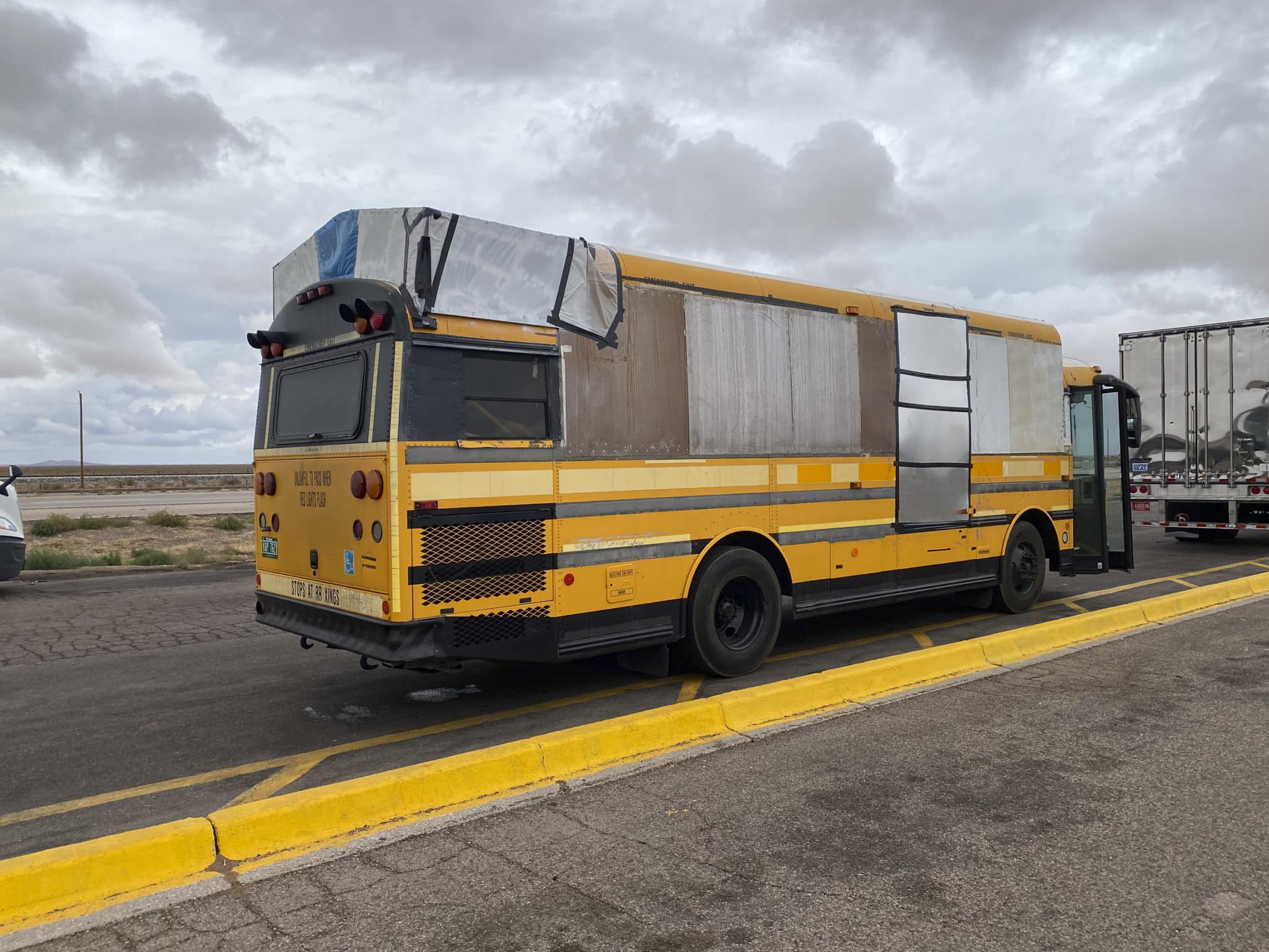 2007 Thomas Saf-T-Liner with 18" Roof Raise - Skoolie Livin | School ...