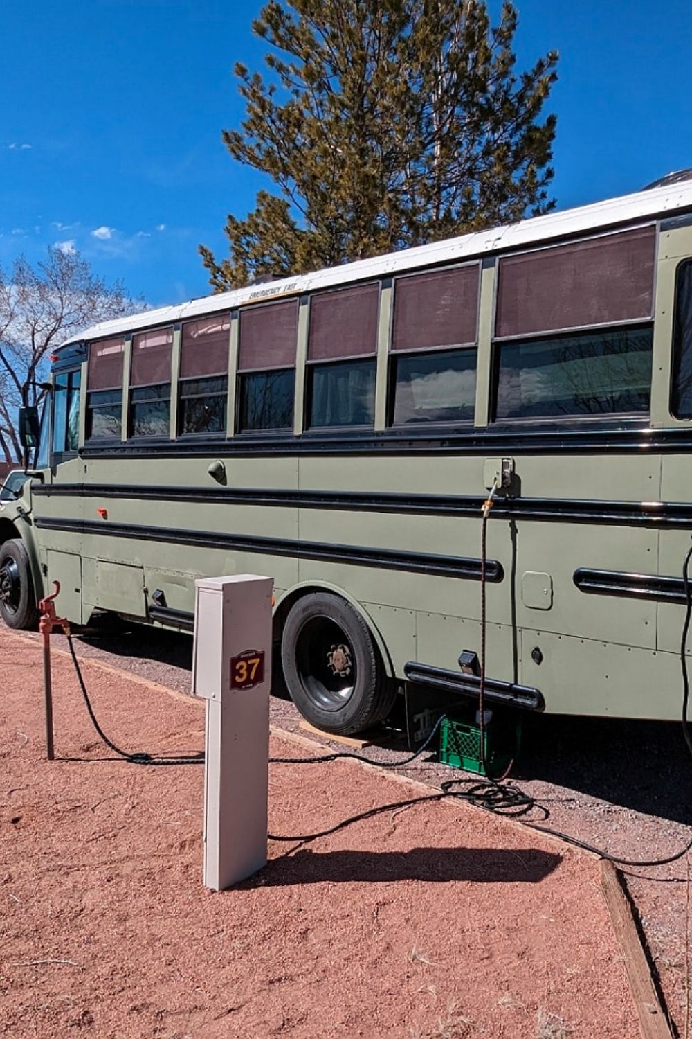 Skoolie Fresh Water: How Much Is Needed? (Guide to Calculate)