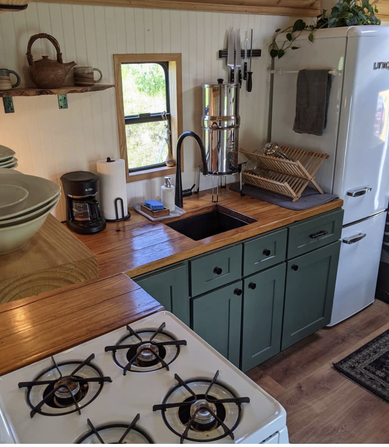 1994 TC2000 Blue Bird Converted Raised Roof Skoolie - Skoolie Livin ...