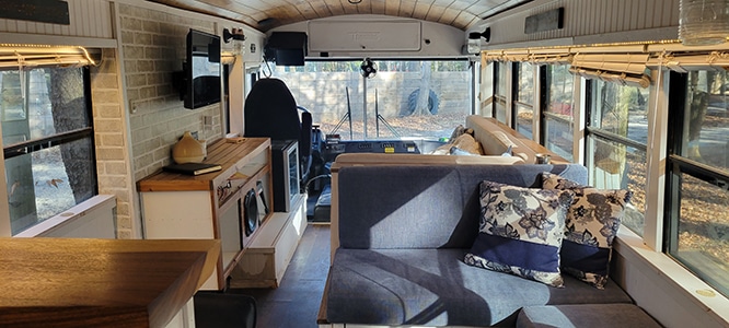 2003 Thomas Flat Nose Fully Converted Motorhome - Skoolie Livin ...