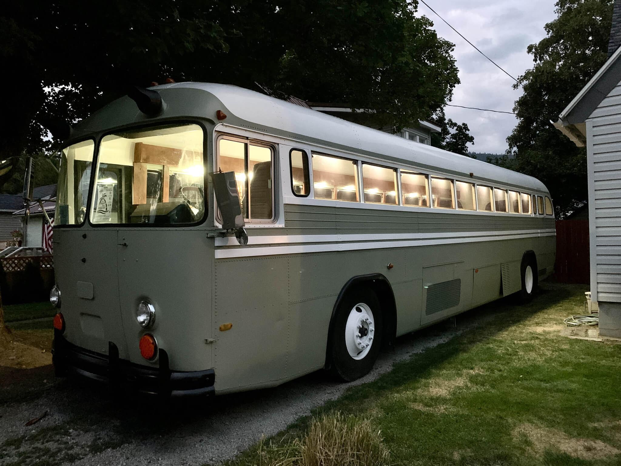 RARE 1989 Crown SuperCoach 40' Bus - Skoolie Livin | School Bus ...