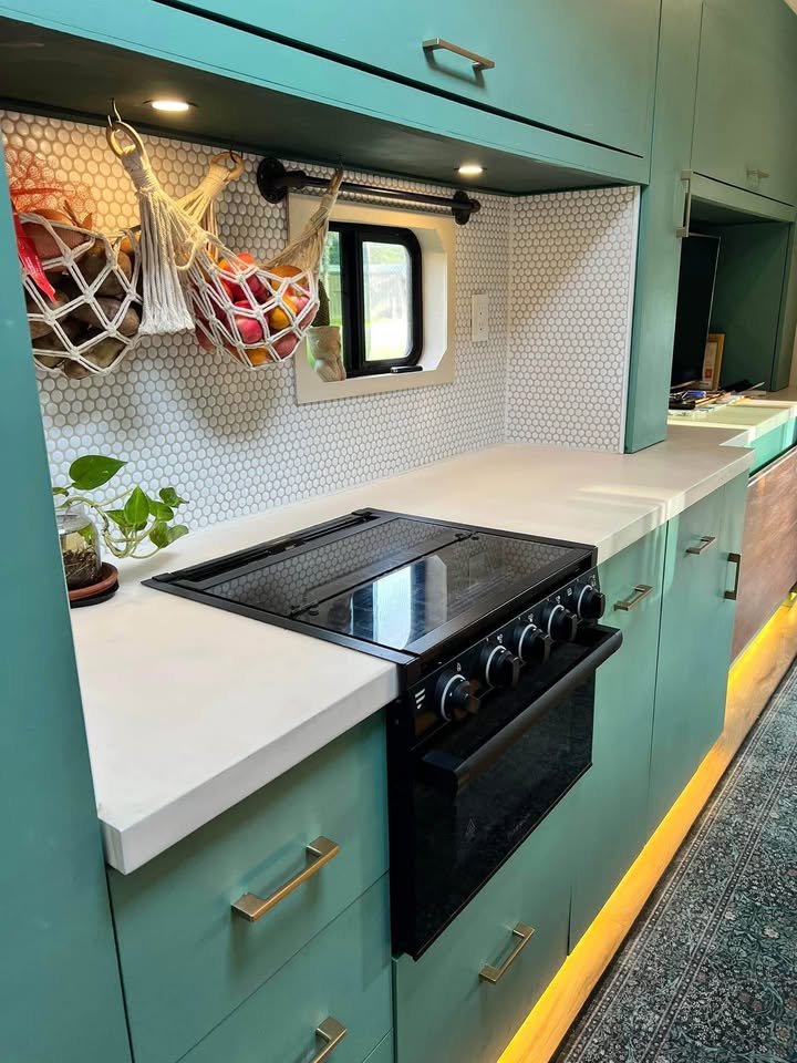 1992 Blue Bird Family Friendly Off Grid Skoolie - Skoolie Livin ...