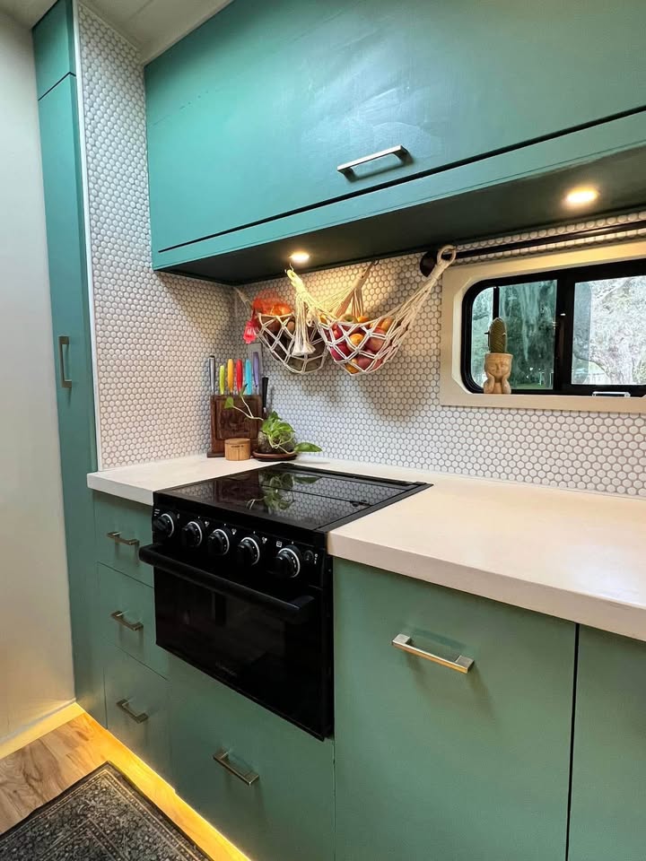 1992 Blue Bird Family Friendly Off Grid Skoolie - Skoolie Livin ...